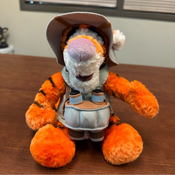 Disney | Toys | Disney Parks Tigger Safari Explorer Plush 9 Animal ...